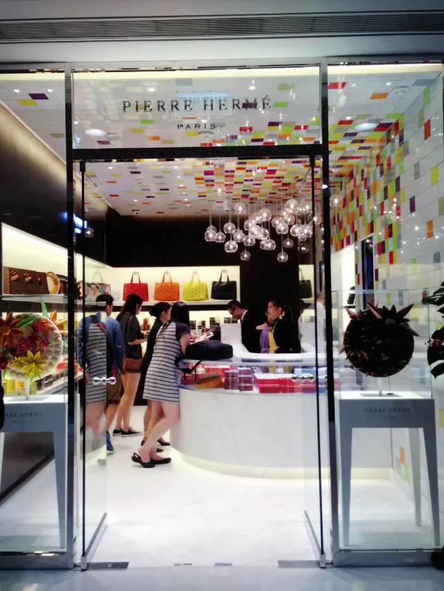 Pierre Hermé's Menu - French Dessert Chocolate/Candy Shop in Central IFC Hong Kong | OpenRice ...