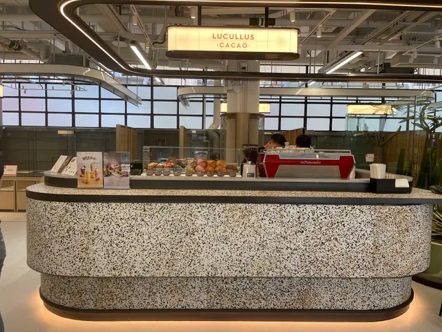 LUCULLUS CACAO (Central Market) - Western Cake in Central Central ...